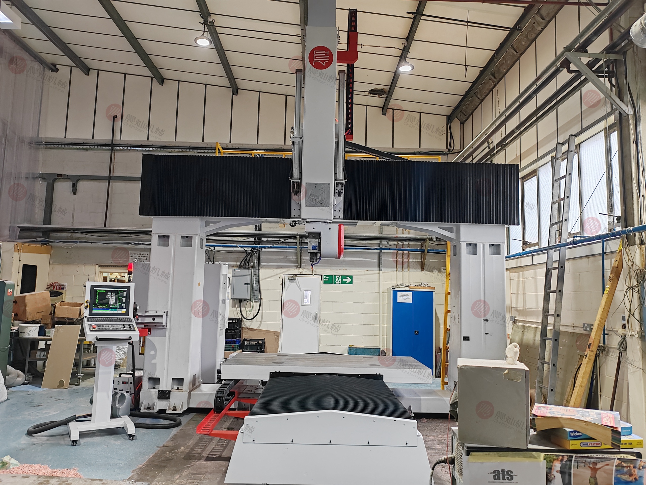 Table Move 5 Axis CNC Router